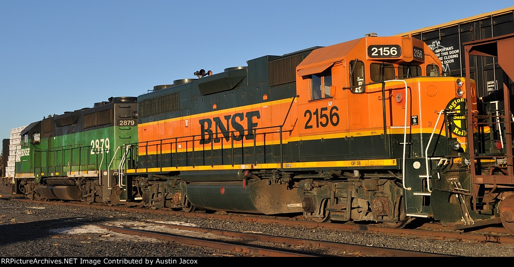BNSF 2156 & 2879